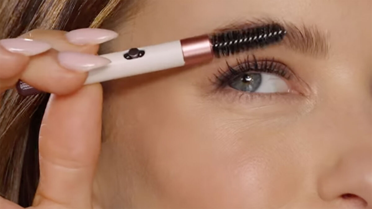 Nach dem Airwrap: Dyson launcht den ersten Föhn für unsere Augenbrauen